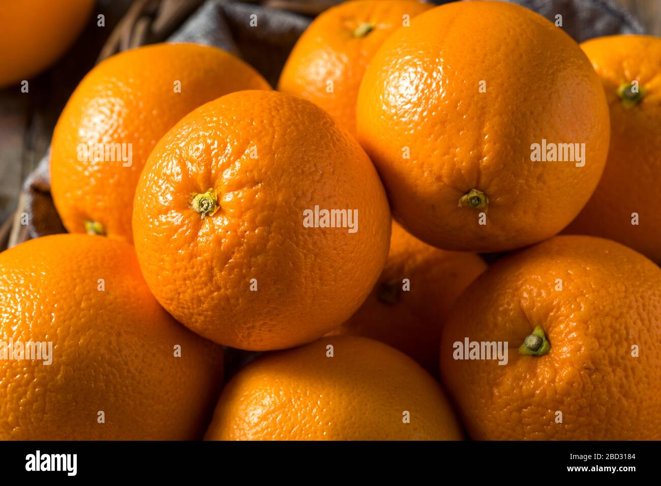 Raw Organic Fresh Oranges in a Bunch Stock Photo - Alamy