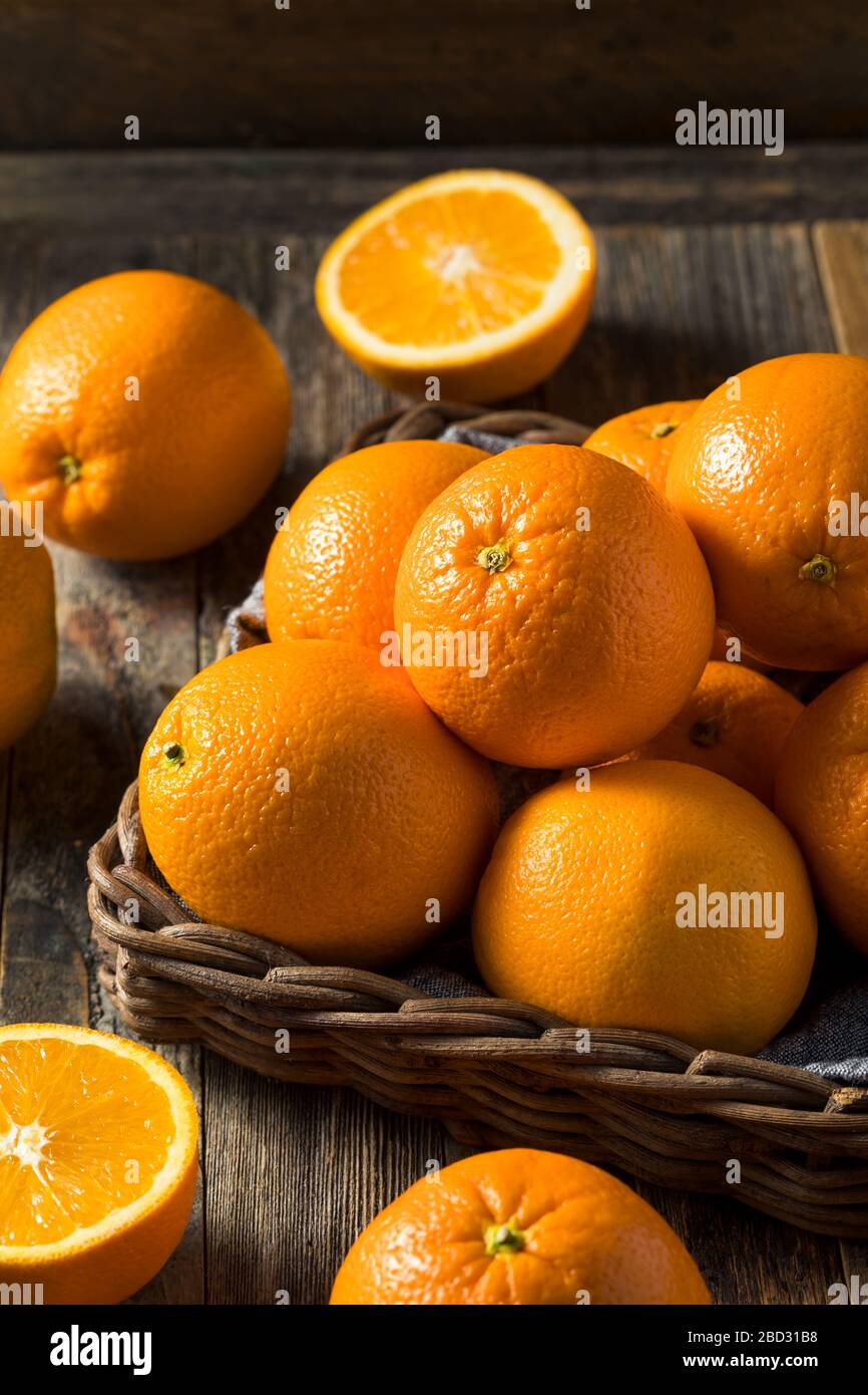 Raw Organic Fresh Oranges in a Bunch Stock Photo - Alamy