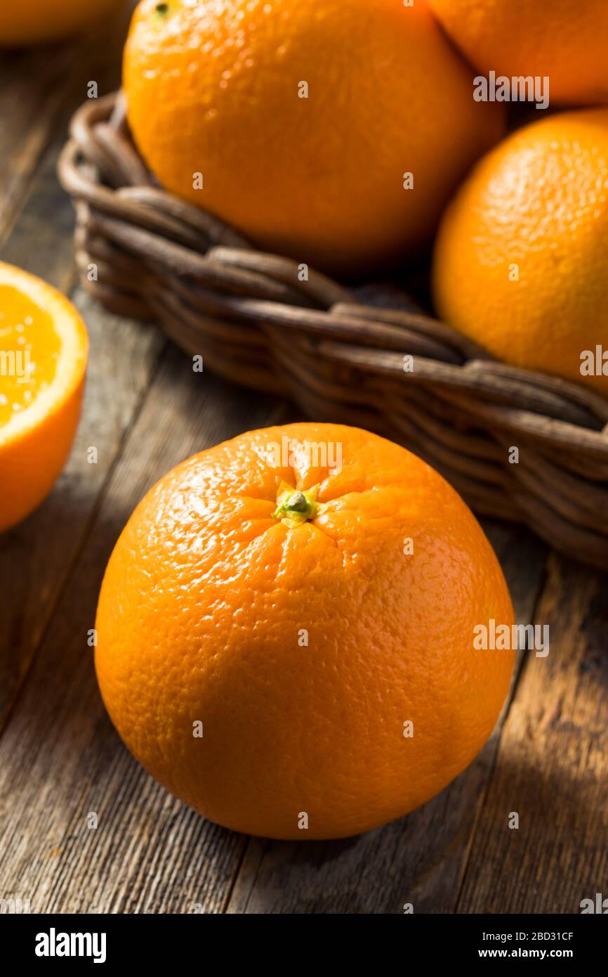 Raw Organic Fresh Oranges in a Bunch Stock Photo - Alamy