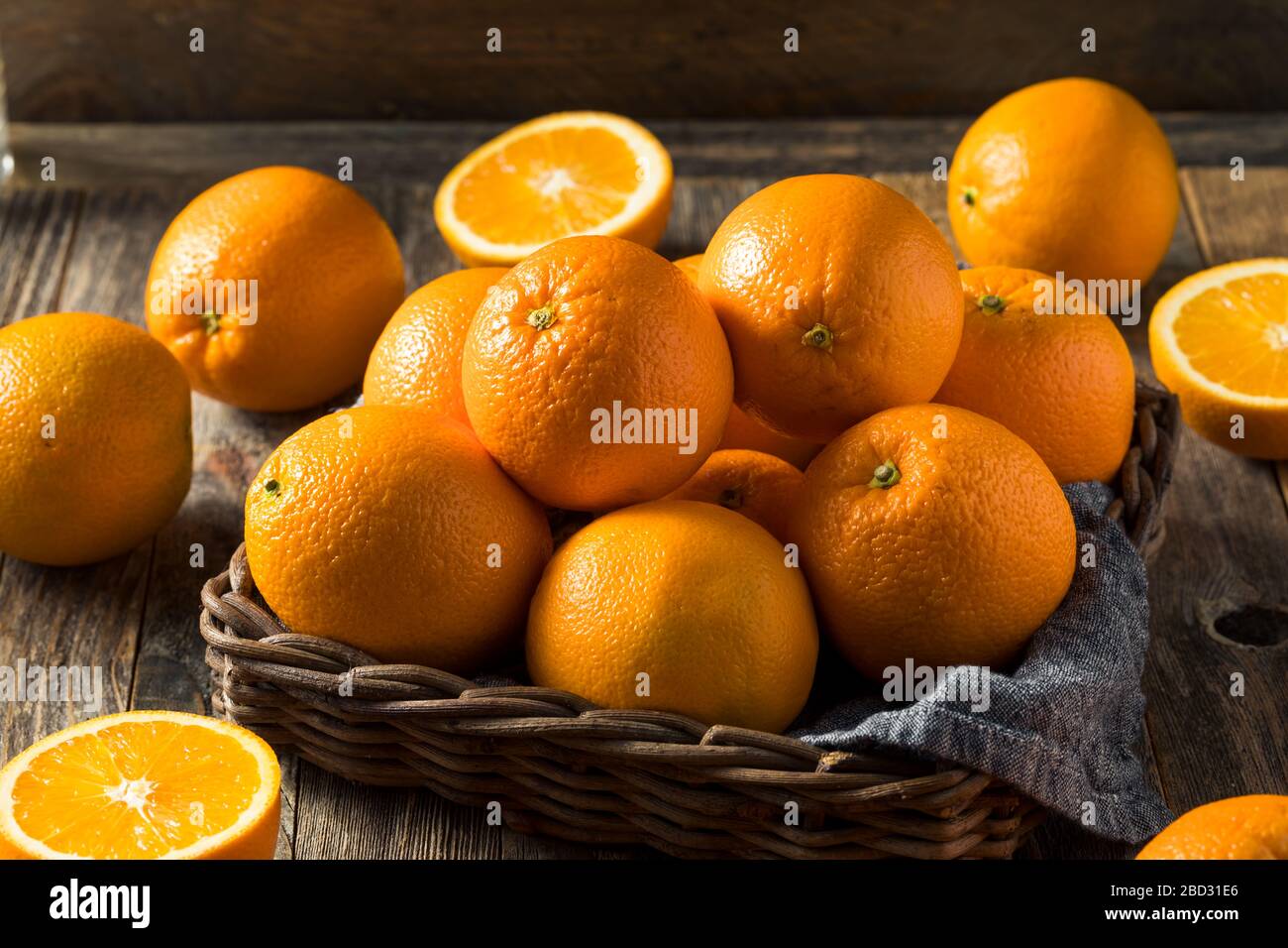 Raw Organic Fresh Oranges in a Bunch Stock Photo - Alamy