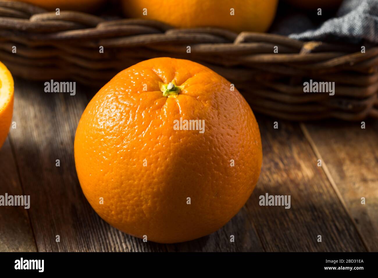 Raw Organic Fresh Oranges in a Bunch Stock Photo - Alamy