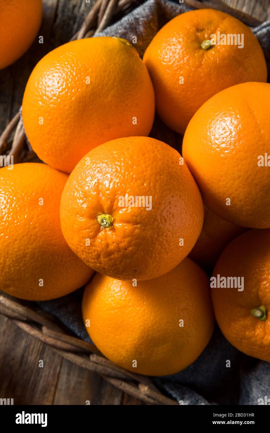 Raw Organic Fresh Oranges in a Bunch Stock Photo - Alamy