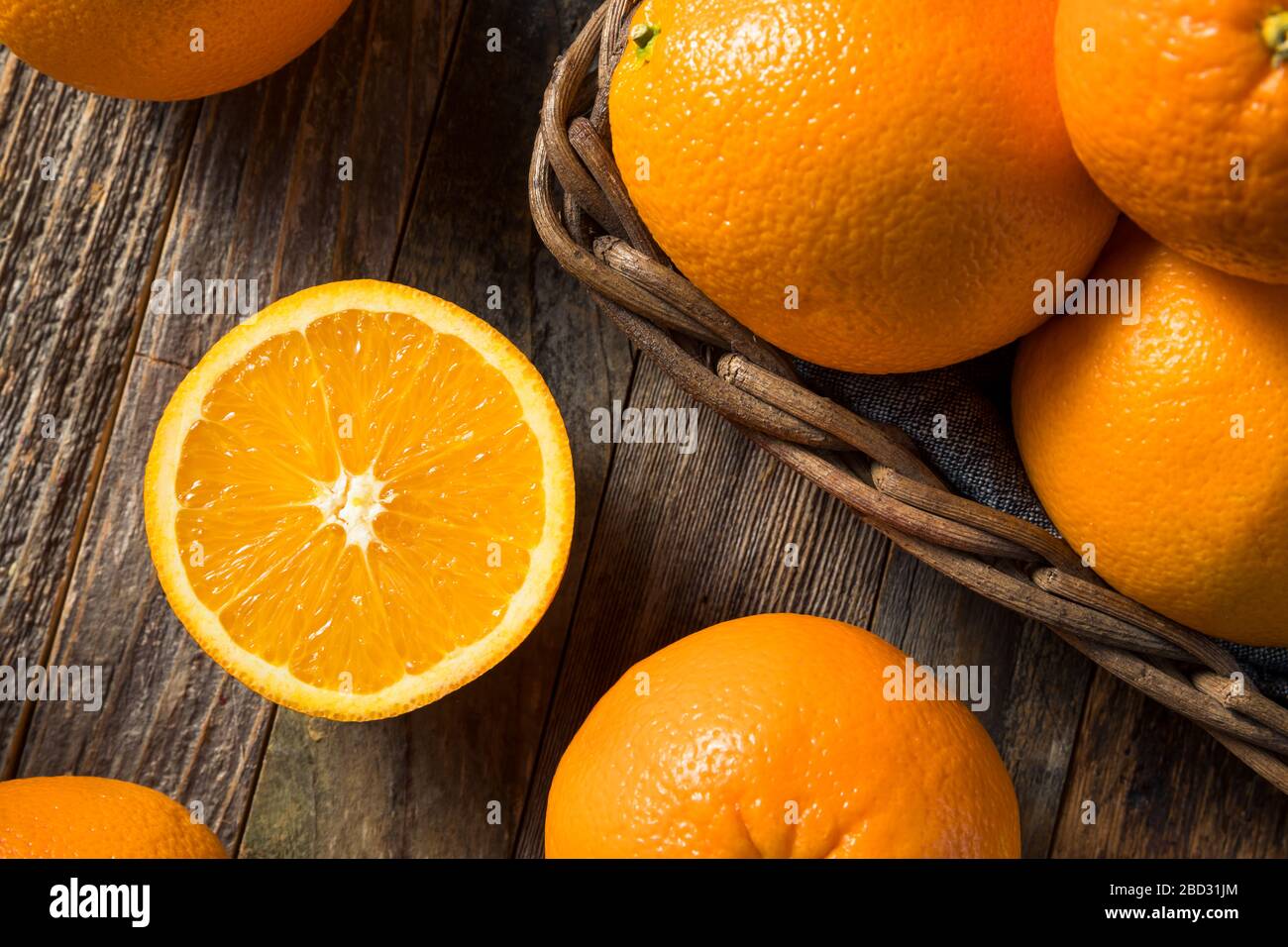 Raw Organic Fresh Oranges in a Bunch Stock Photo - Alamy