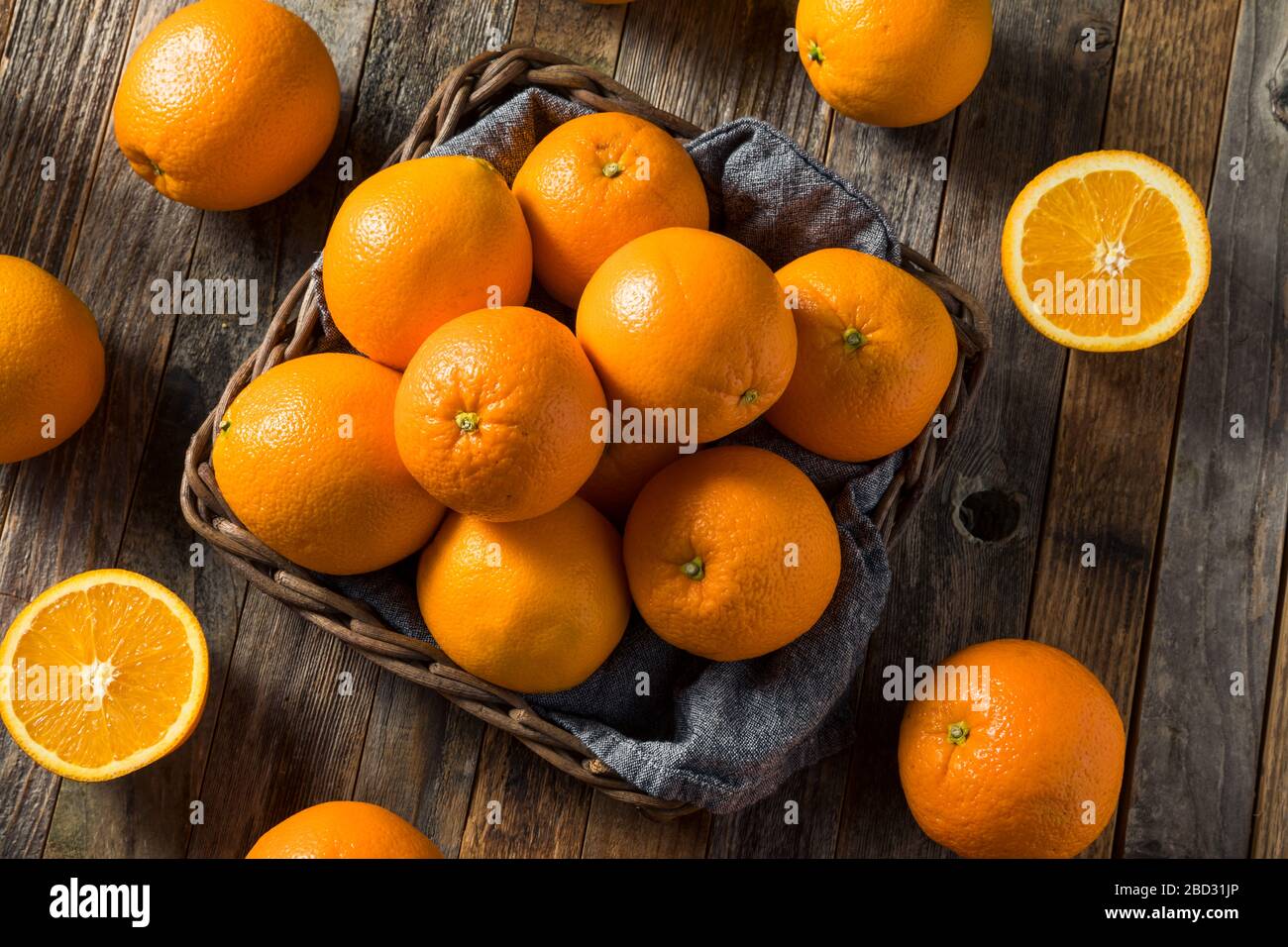 Raw Organic Fresh Oranges in a Bunch Stock Photo - Alamy
