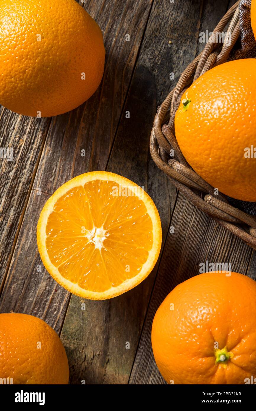 Raw Organic Fresh Oranges in a Bunch Stock Photo - Alamy