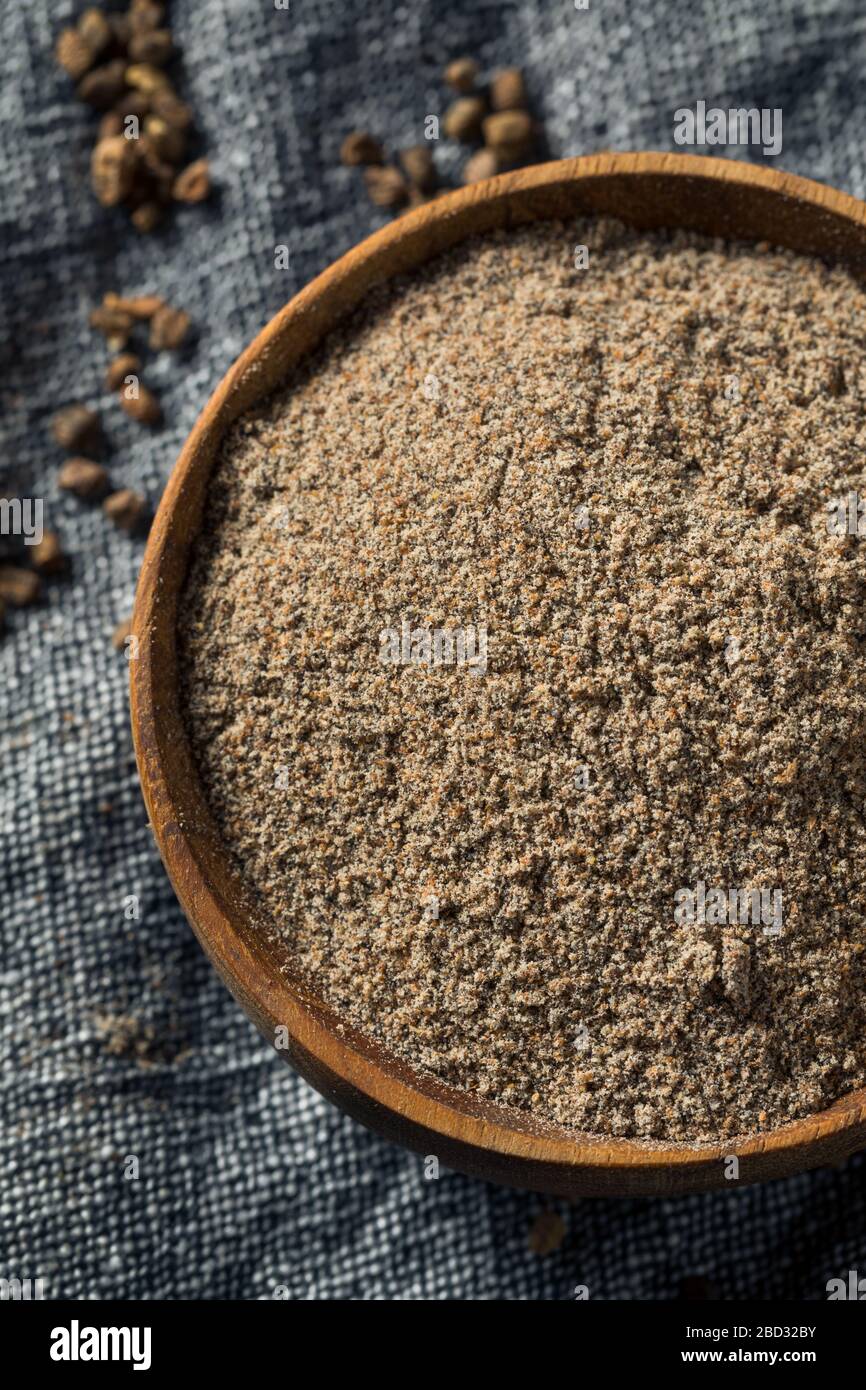 Raw Organic Dry Cardamom Spice in a Bowl Stock Photo - Alamy