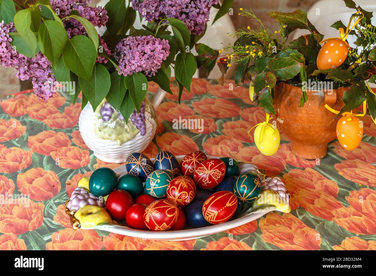 Hungarian folk motifs hi-res stock photography and images - Alamy