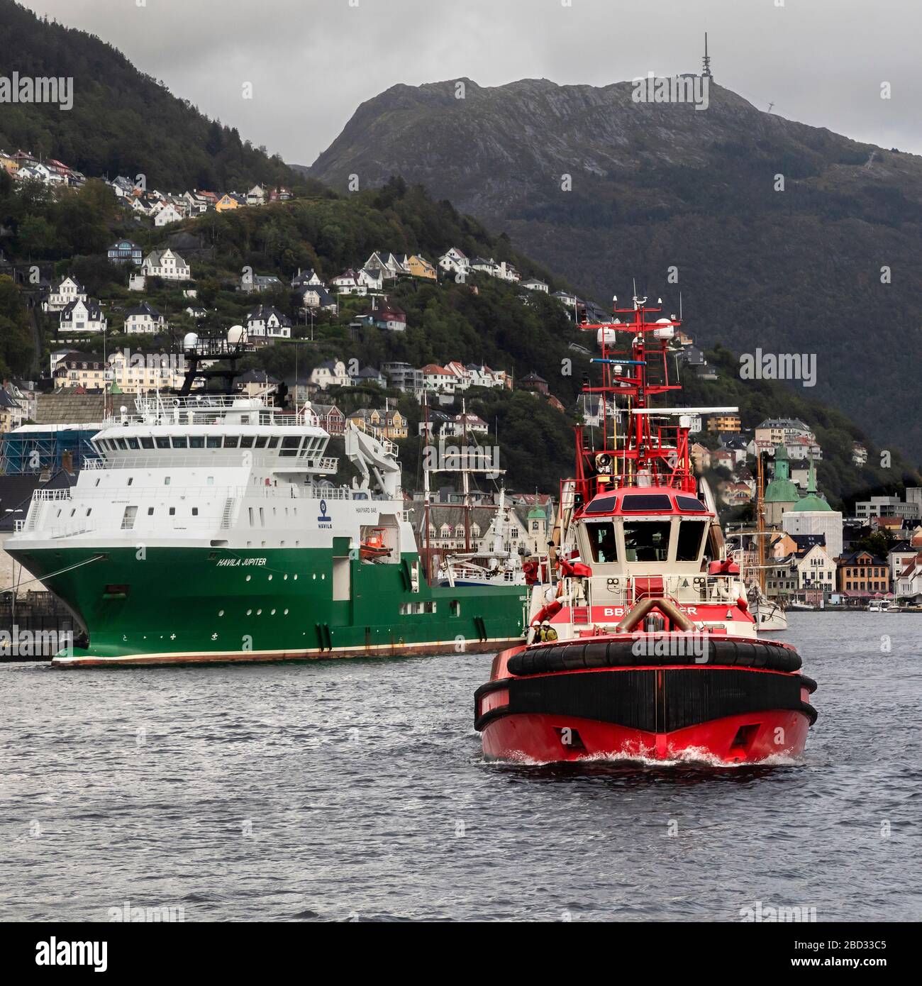 Tug boat BB Coaster departing from port of Bergen, Norway. Offshore ...