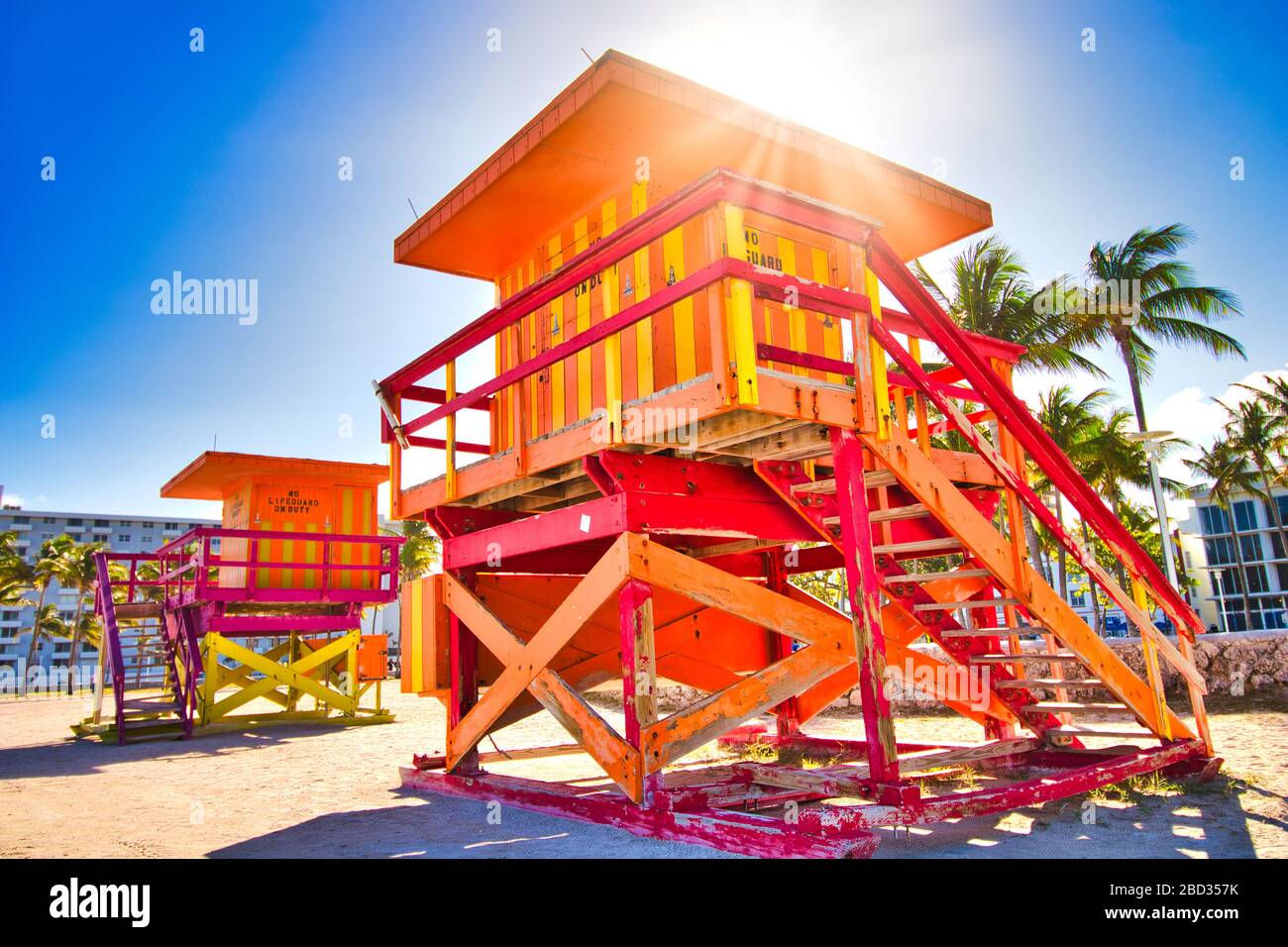 Lifeguard booths hi-res stock photography and images - Alamy