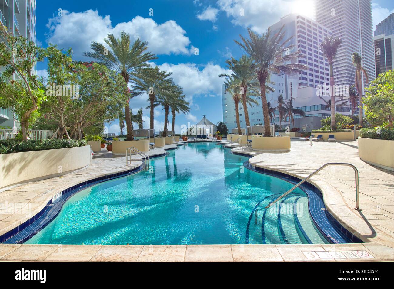 Miami swimming pool Stock Photo - Alamy