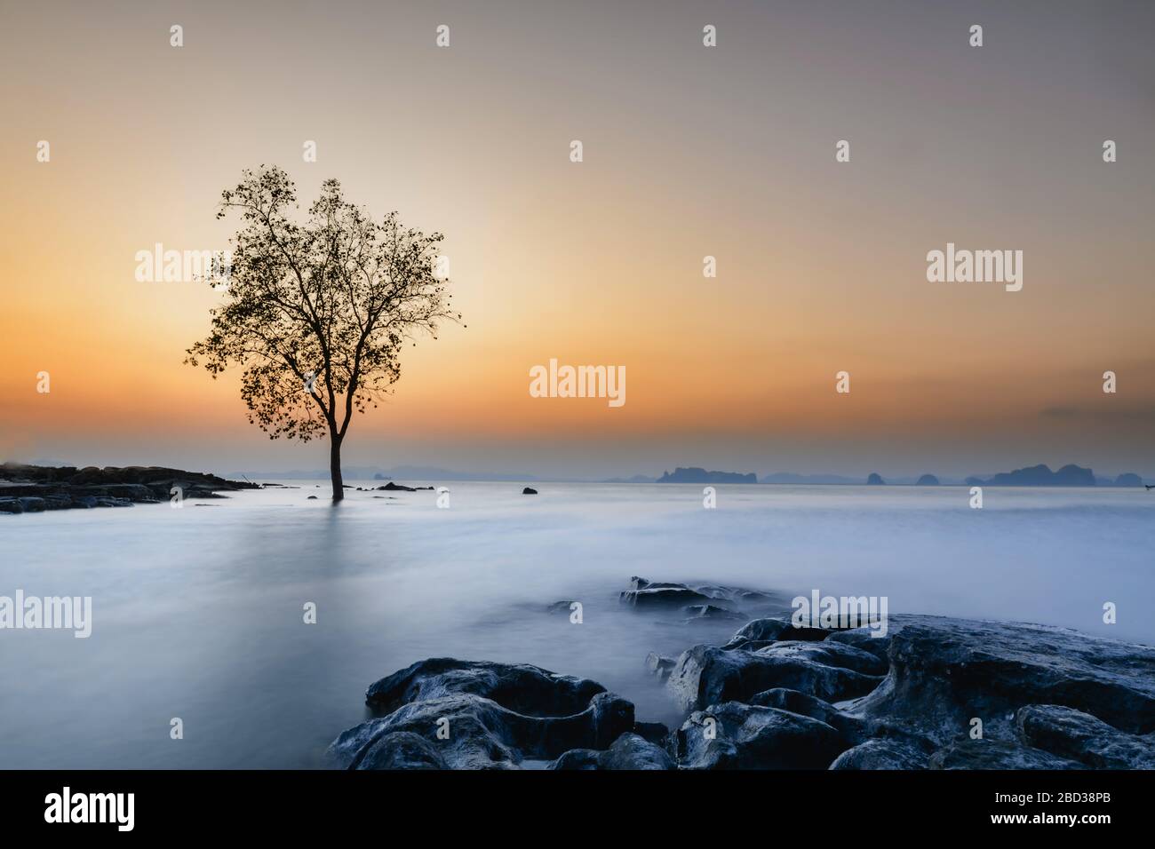 Silent cold beach hi-res stock photography and images - Alamy