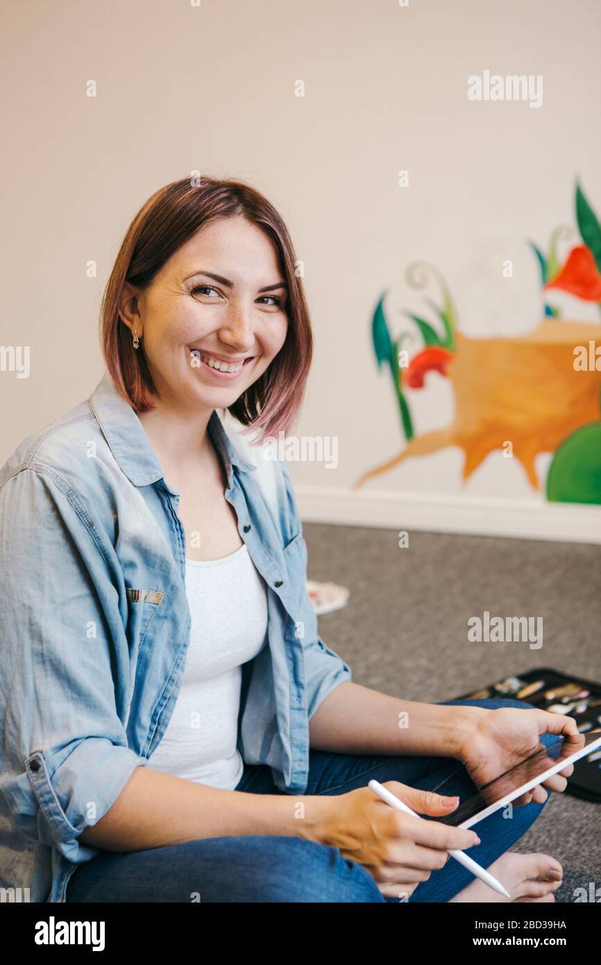 Lifestyle creative hobby and freelance artistic work job concept ...