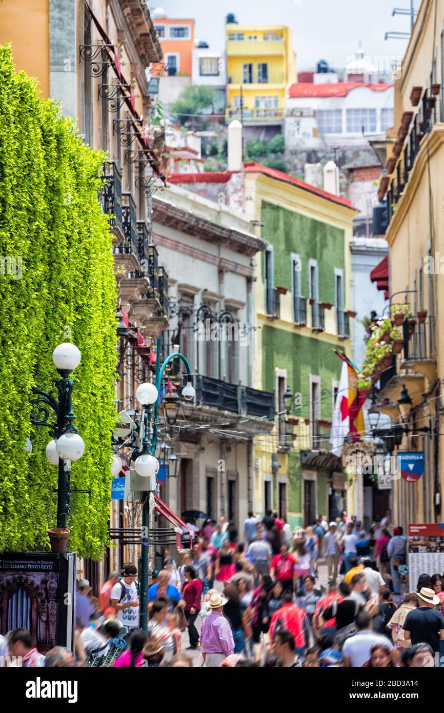 Mexico crowded street hi-res stock photography and images - Alamy