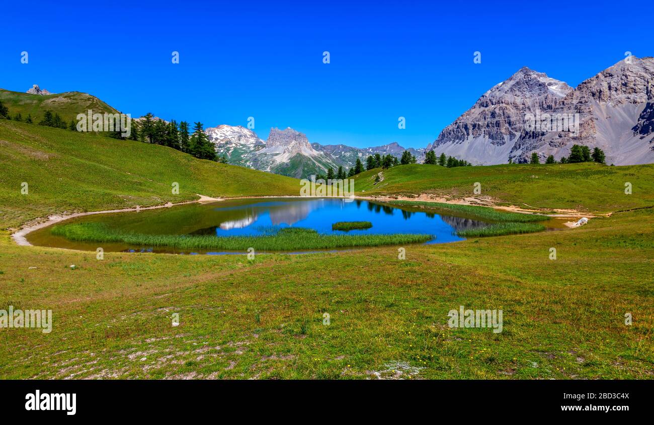 Mont Thabor and its reflection in the Lake Chavillon on Etroite Valley ...