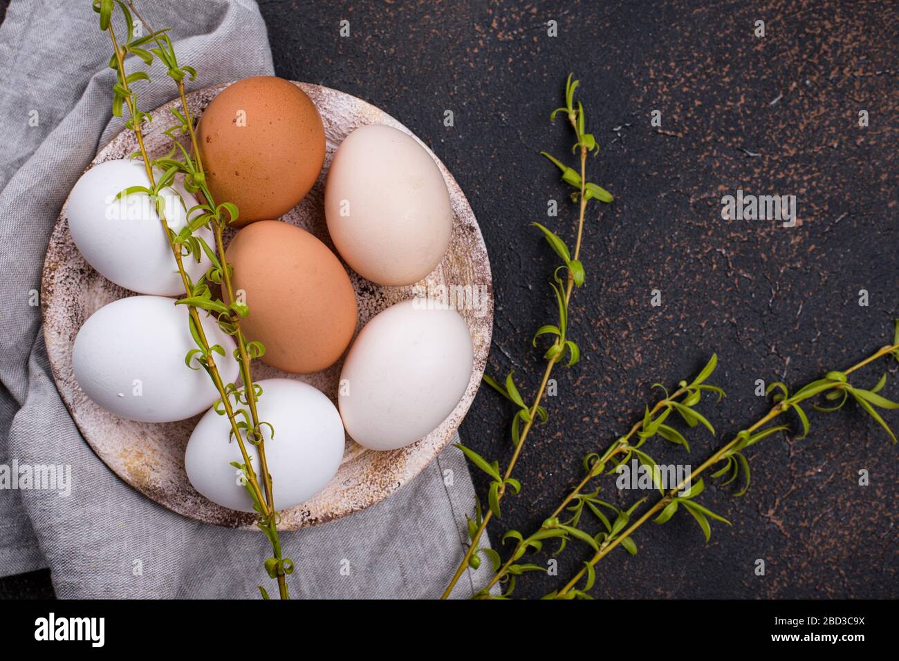 Chicken eggs gradient from light to dark Stock Photo - Alamy