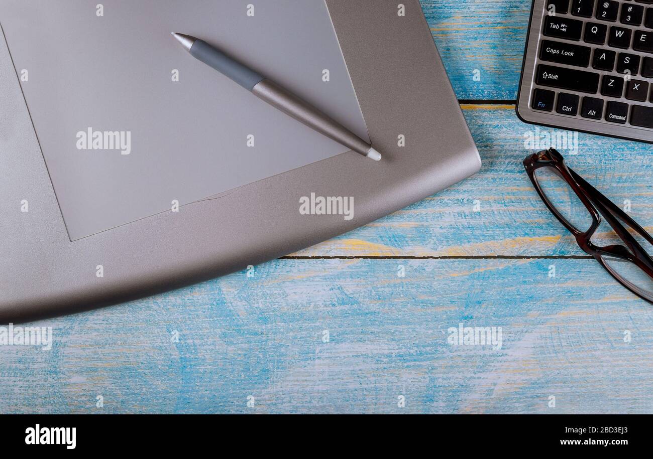 Graphic designer desk hi-res stock photography and images - Alamy
