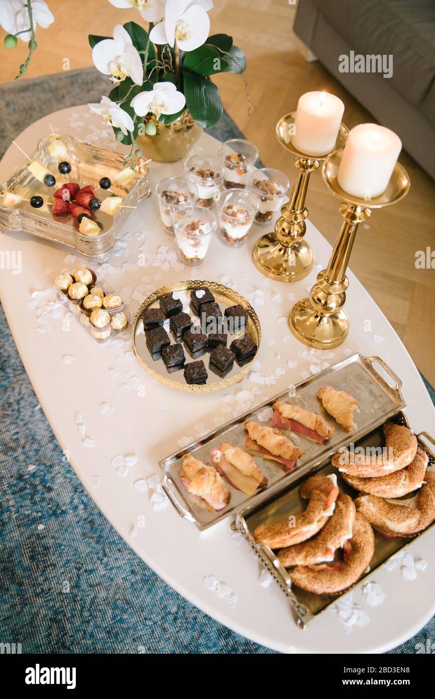 Table foods hi-res stock photography and images - Alamy