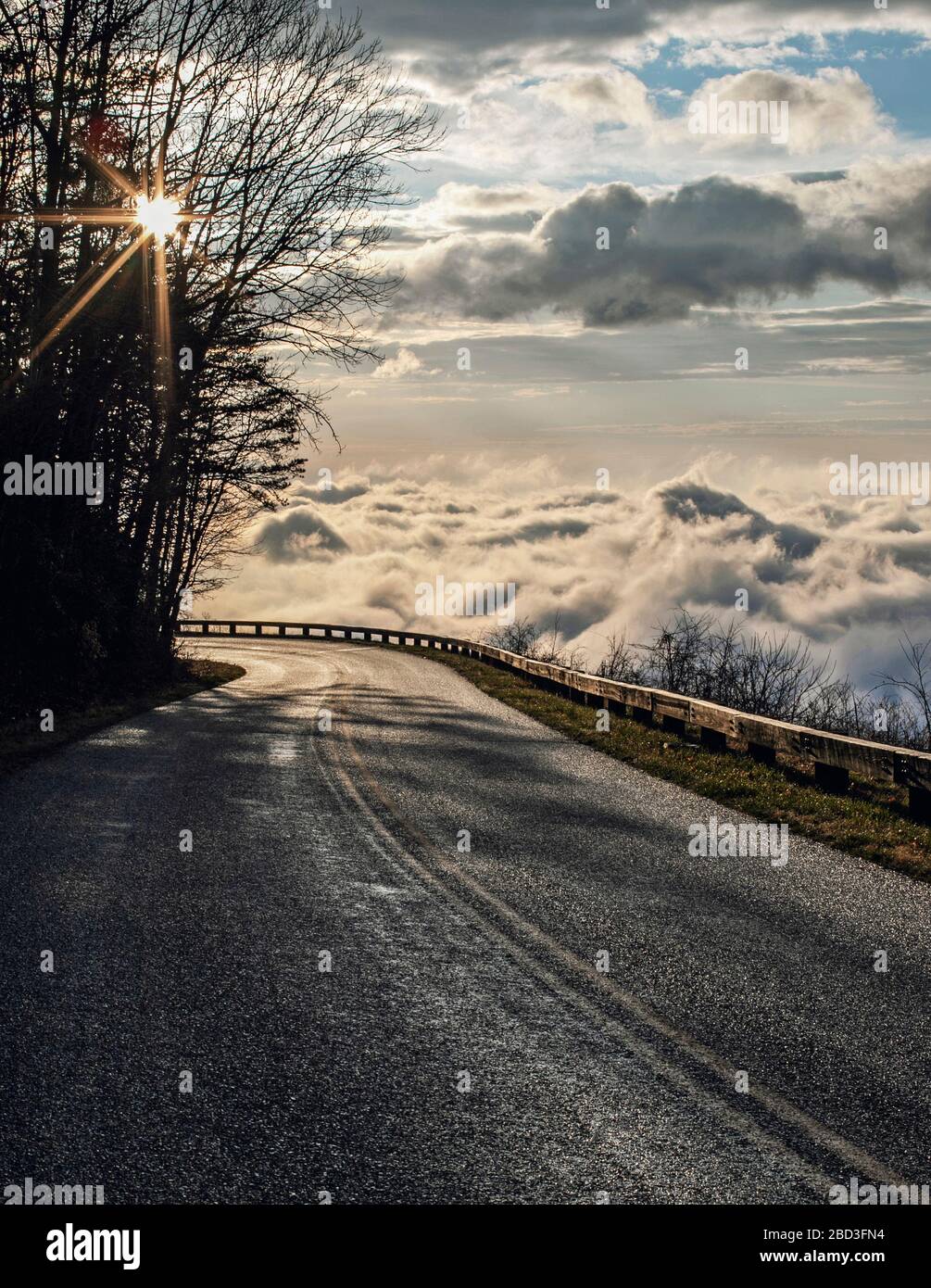 Blue ridge mountains virginia fog mist hi-res stock photography and ...