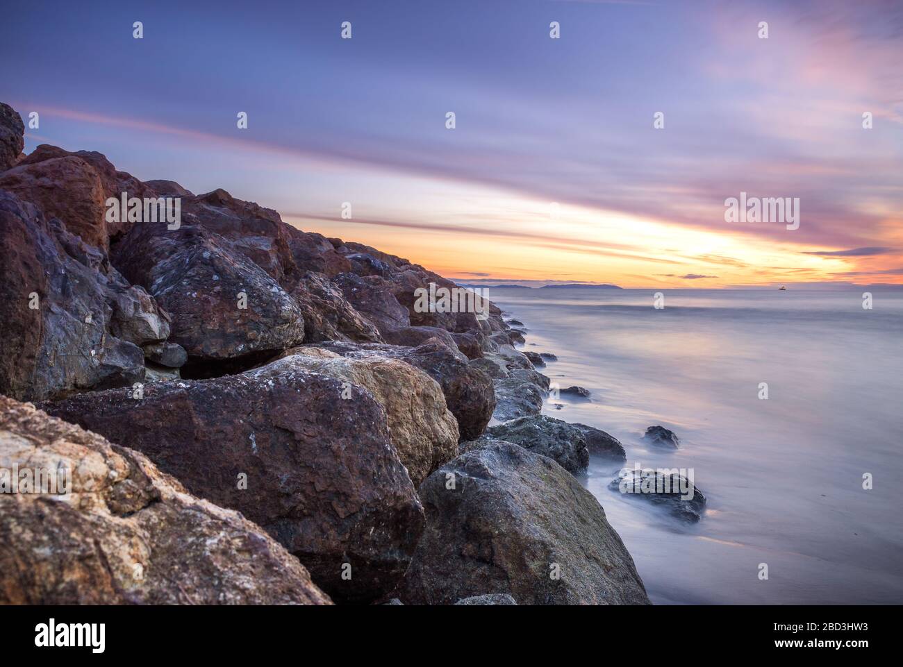 Beautiful sunset over long jetty hi-res stock photography and images ...