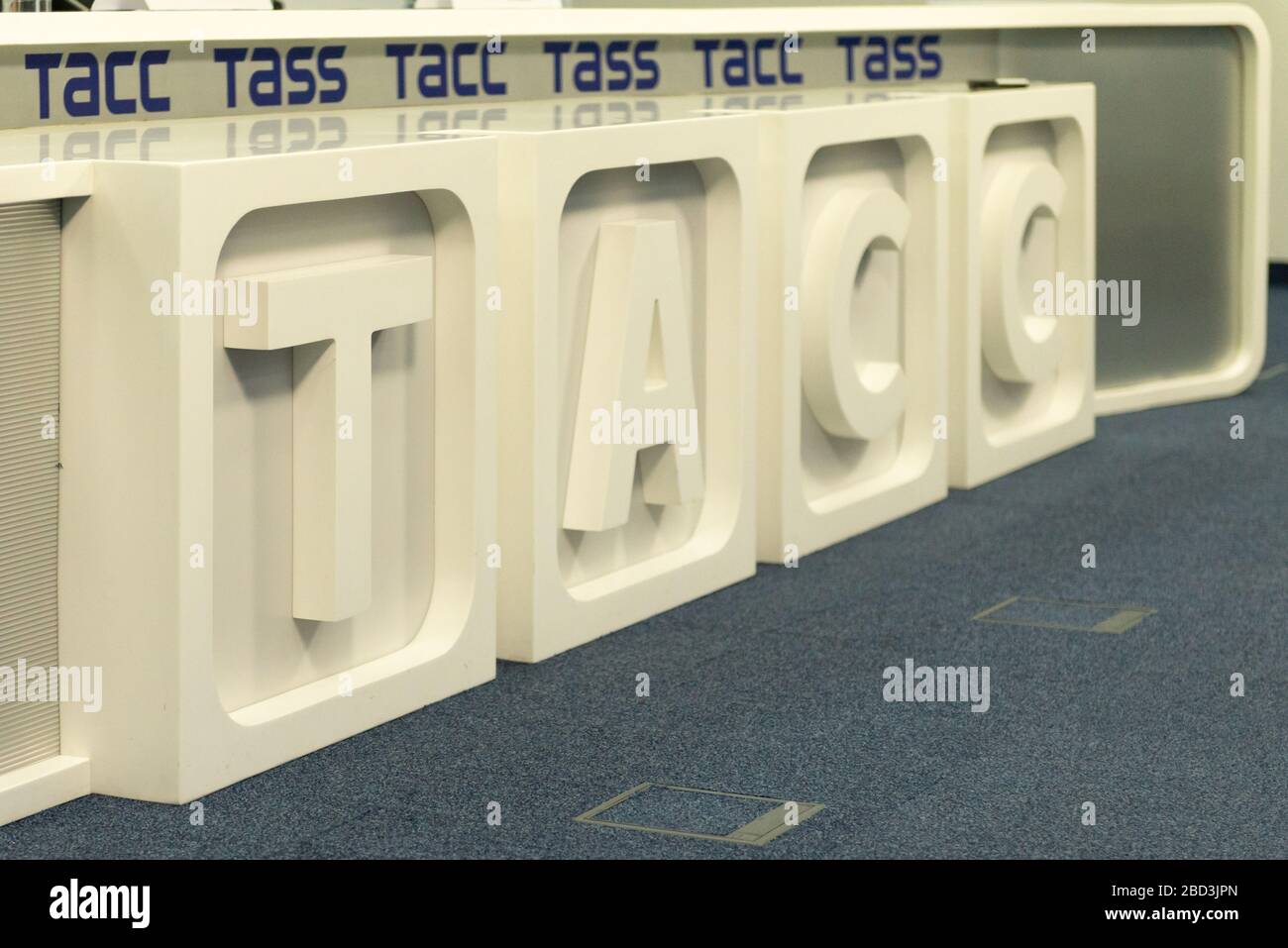 News education table hi-res stock photography and images - Alamy