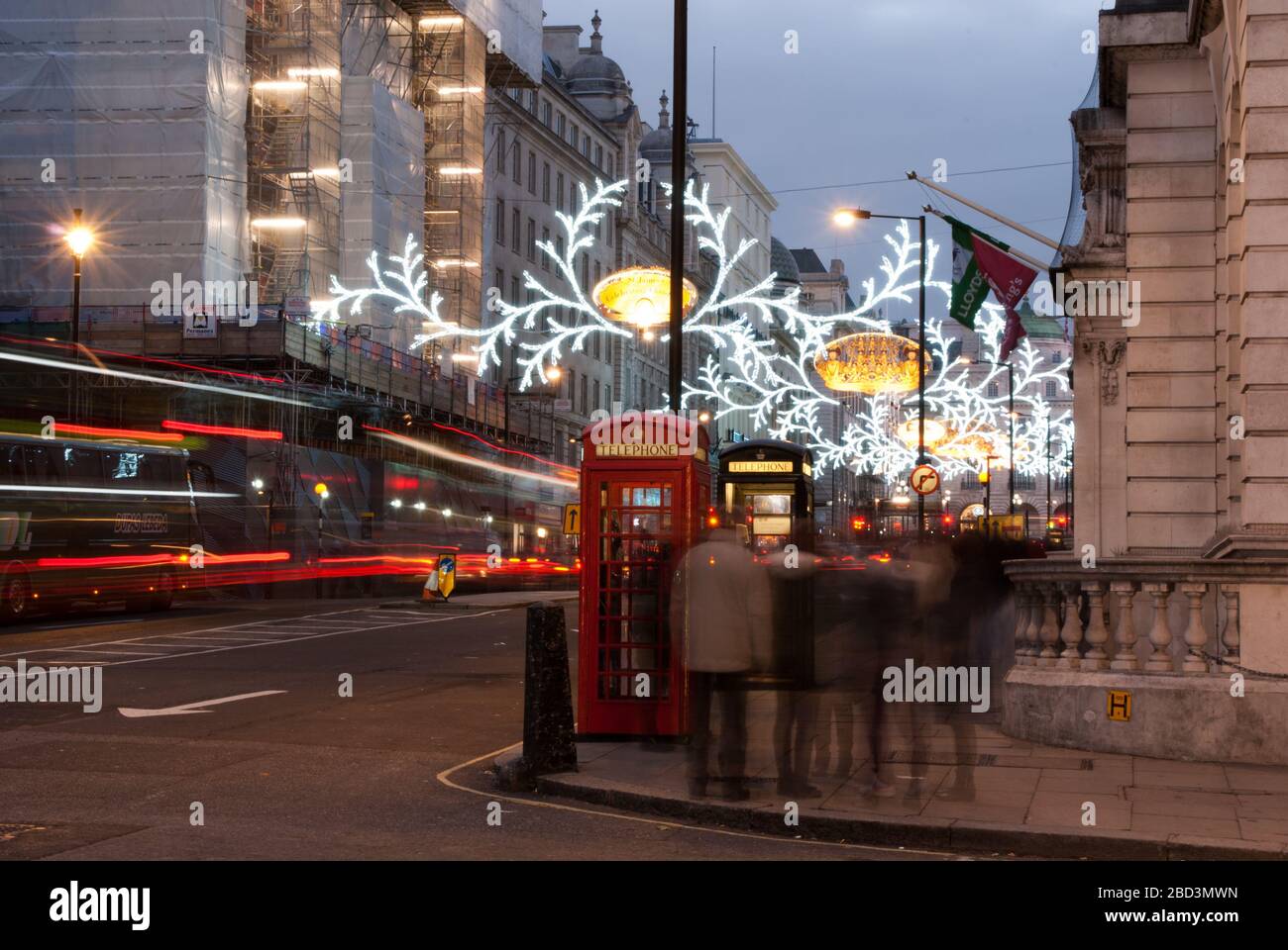 Dreamworks building hi-res stock photography and images - Alamy