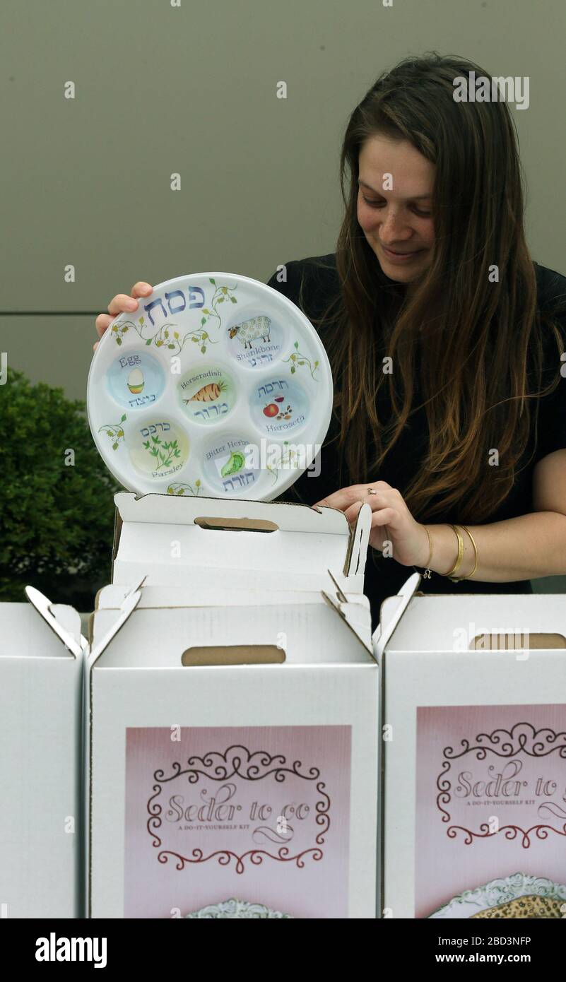 Chabad seder plate hi-res stock photography and images - Alamy