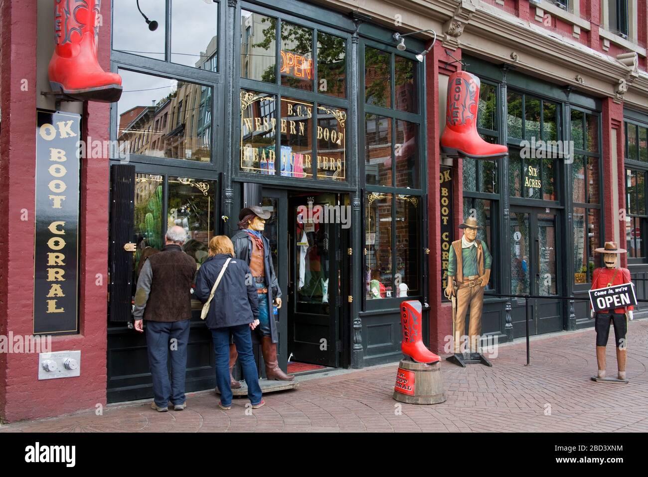 Maple tree square gastown vancouver hi-res stock photography and images ...