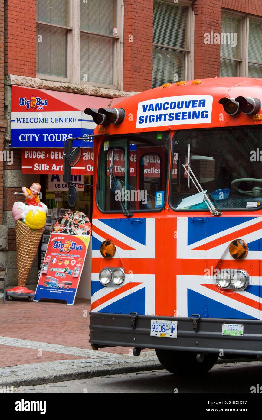 Vancouver sightseeing bus hi-res stock photography and images - Alamy