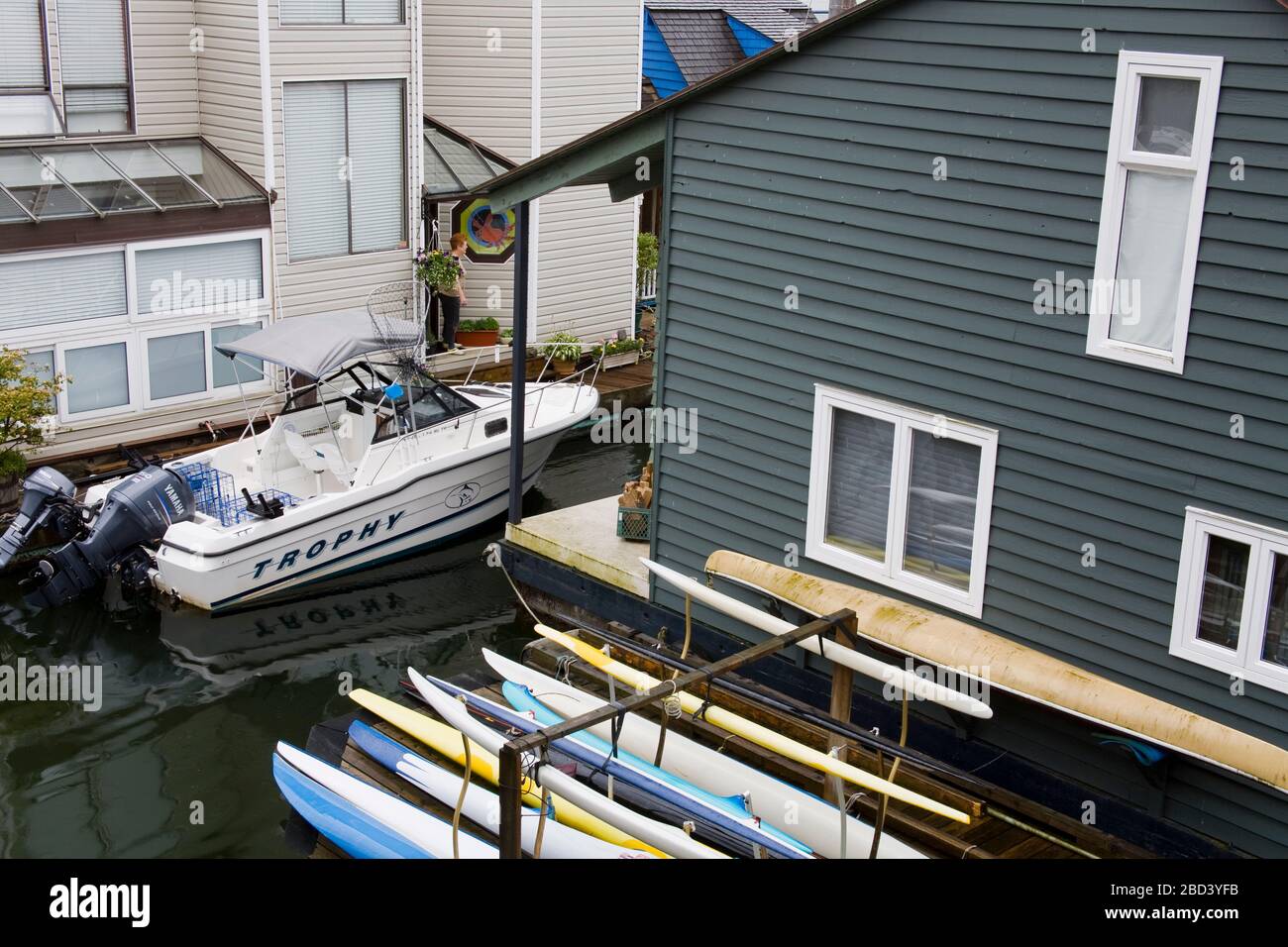 Vancouver granville island houseboats hi-res stock photography and ...