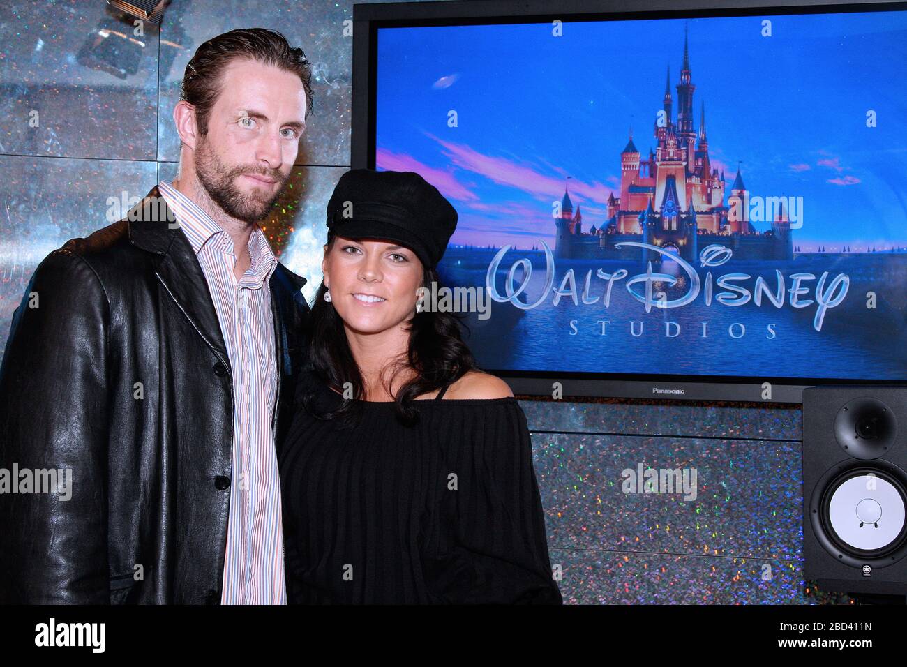 Philadelphia Flyers Captain Jason Smith and wife Wendy give a thumbs up ...