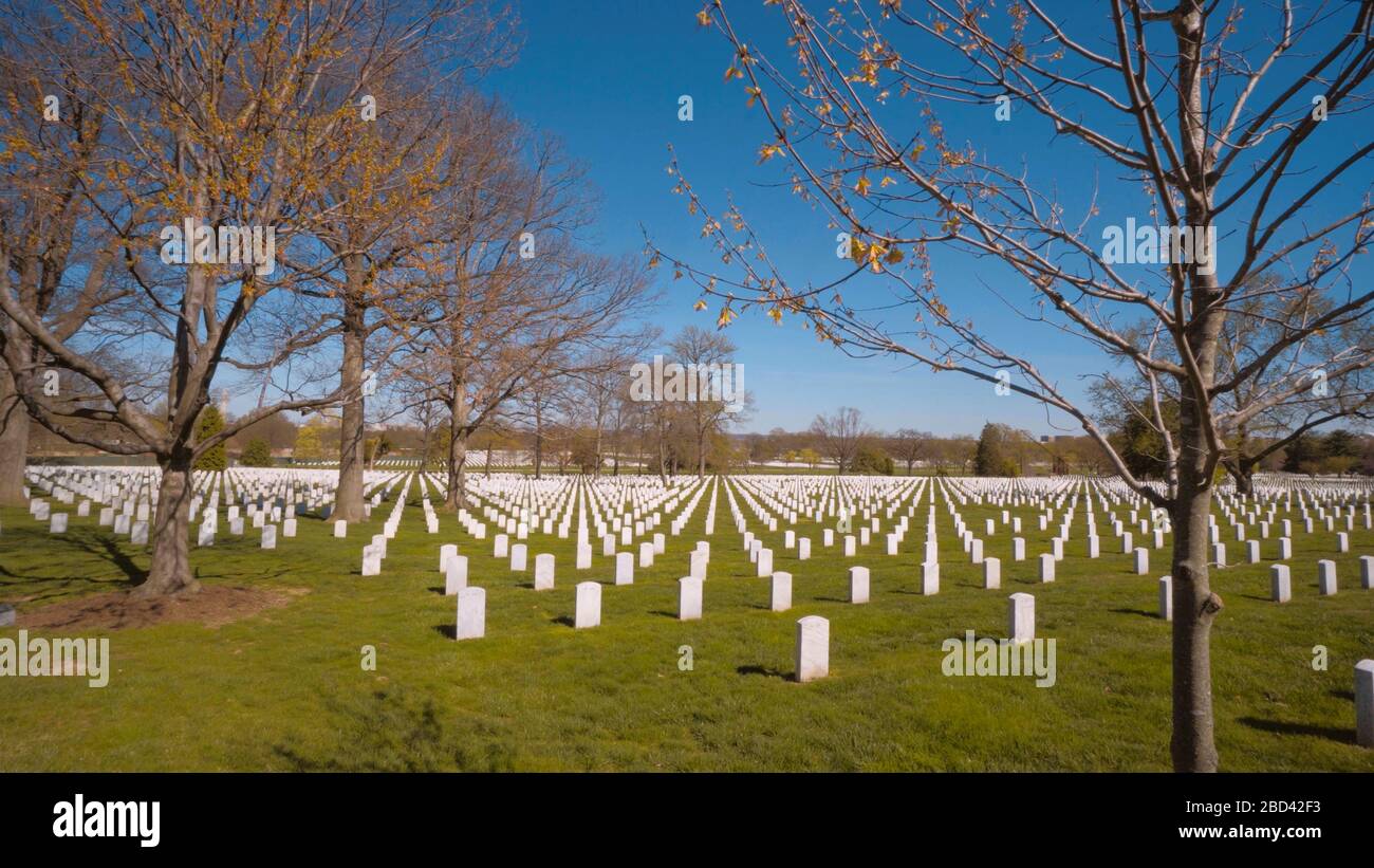The graves at Arlington Cemetery in Washington DC - WASHINGTON, USA ...