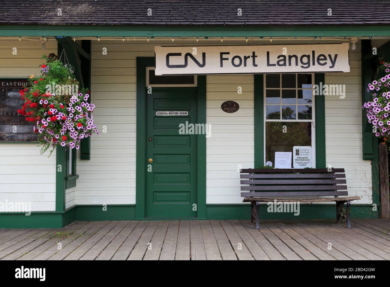 Langley railway station hi-res stock photography and images - Alamy