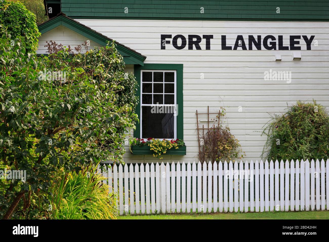 Langley railway station hi-res stock photography and images - Alamy