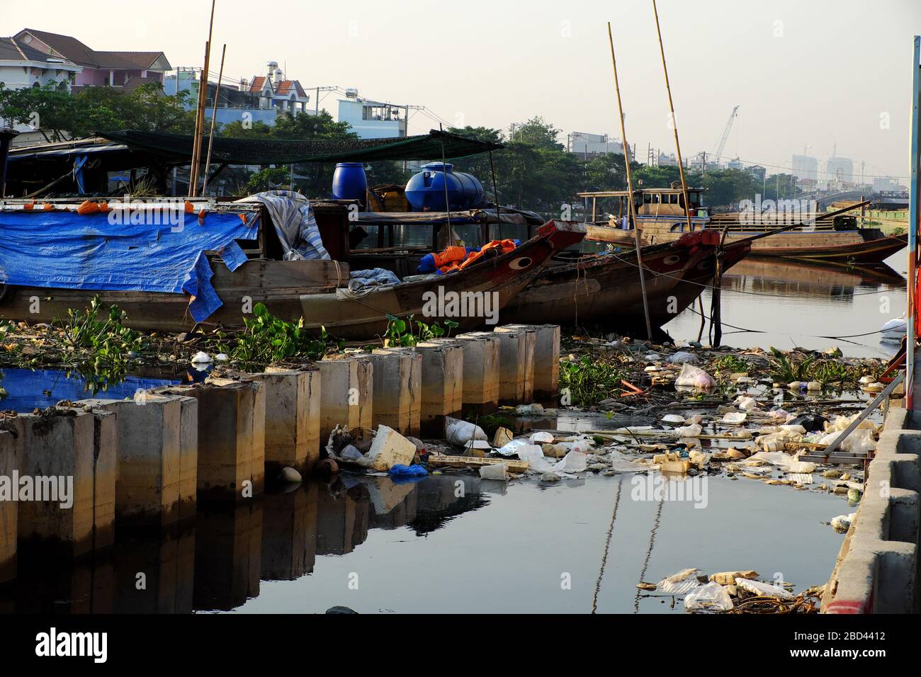 Plastic bag river hi-res stock photography and images - Alamy
