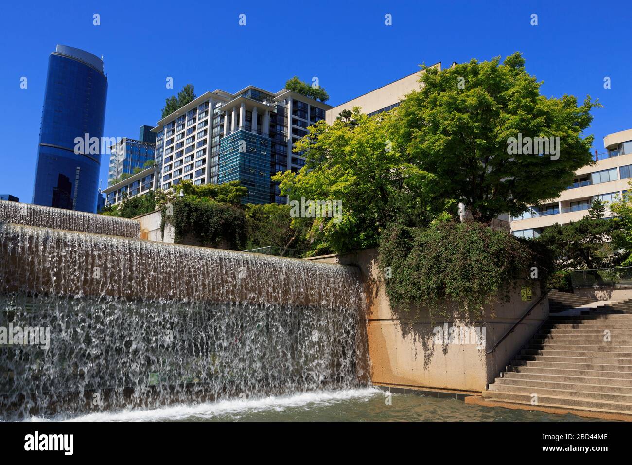 Robson square hi-res stock photography and images - Alamy
