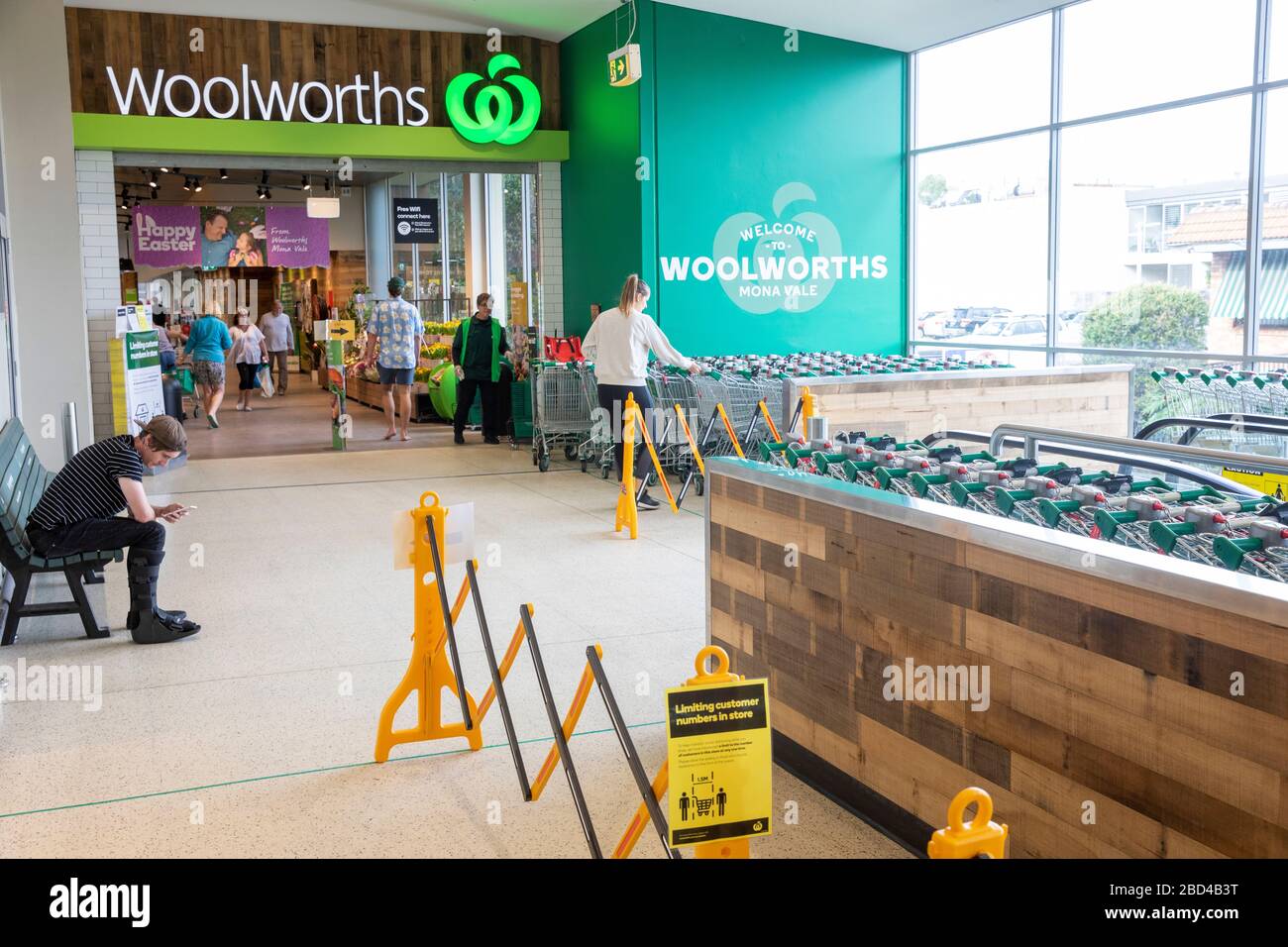 Woolworths supermarket entrance hi-res stock photography and images - Alamy