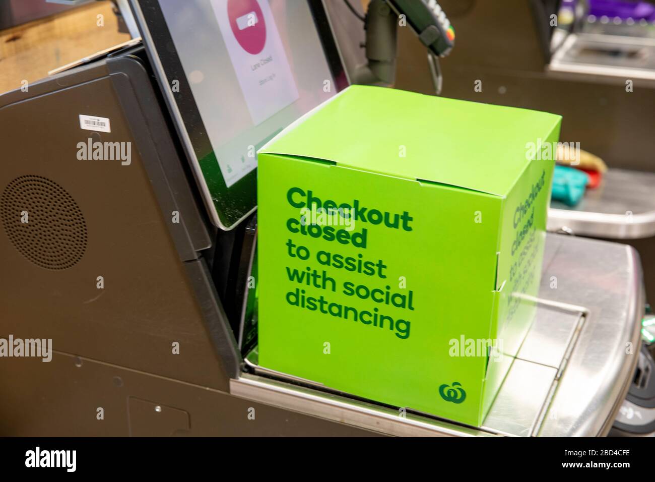 Self checkout grocery store hi-res stock photography and images - Alamy