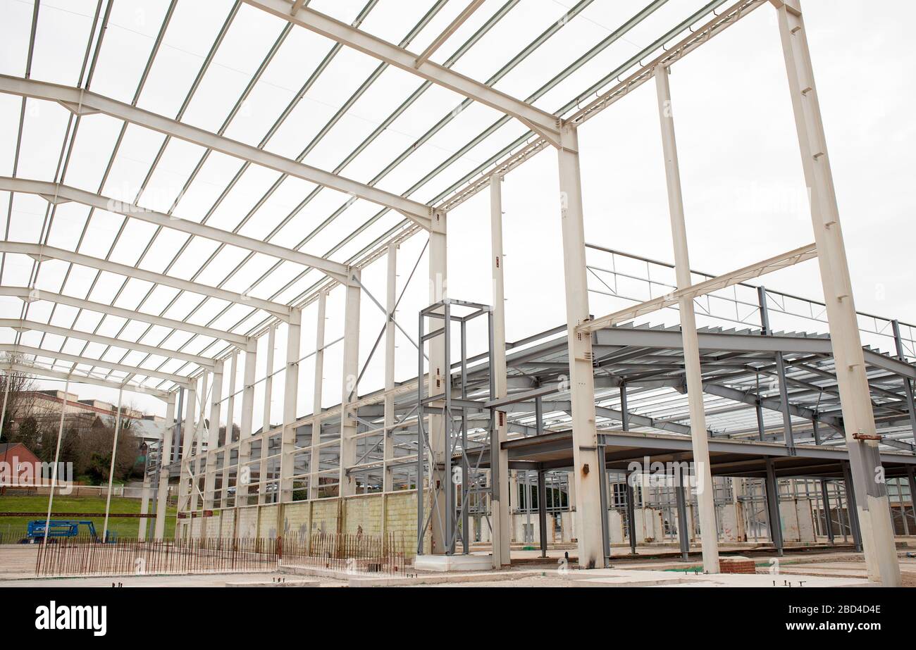 Portal frame building hi-res stock photography and images - Alamy