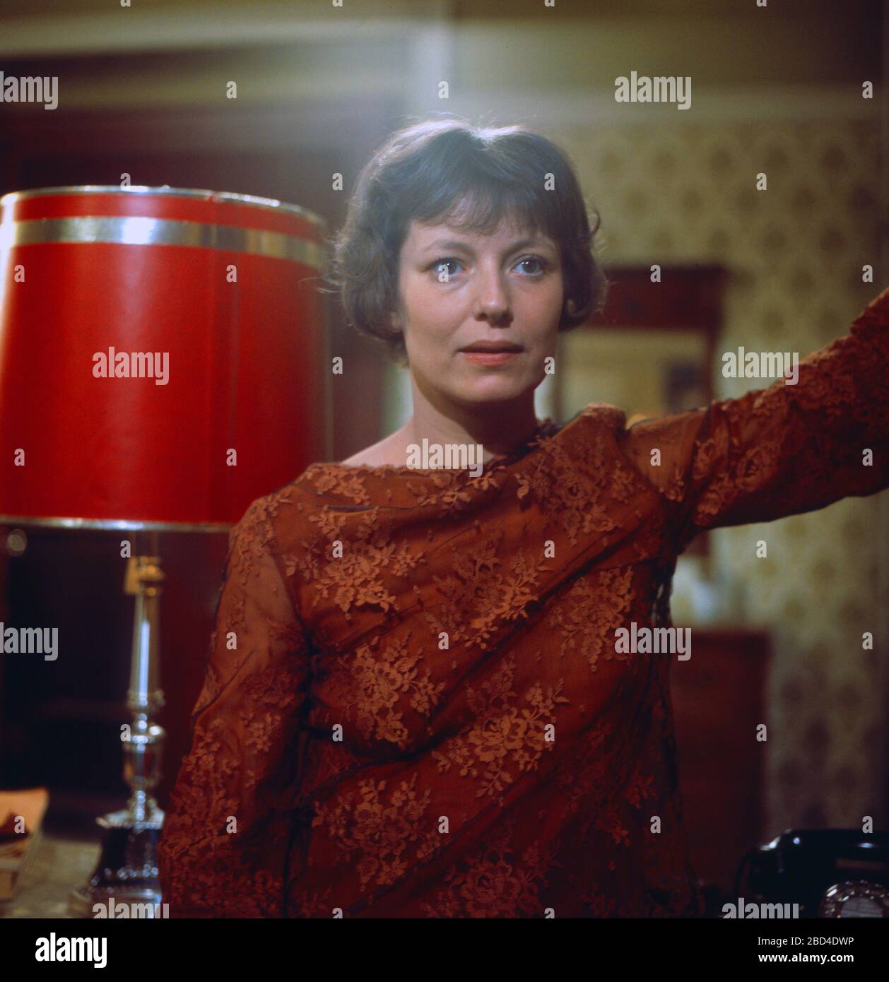 Österreichische Schauspielerin Elfriede Irrall in Fernsehproduktion ...