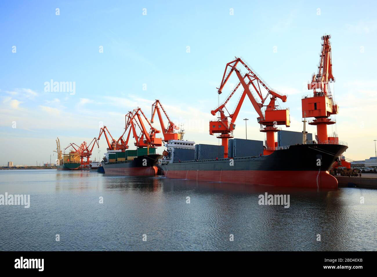 Gantry crane and ship at the dock Stock Photo - Alamy