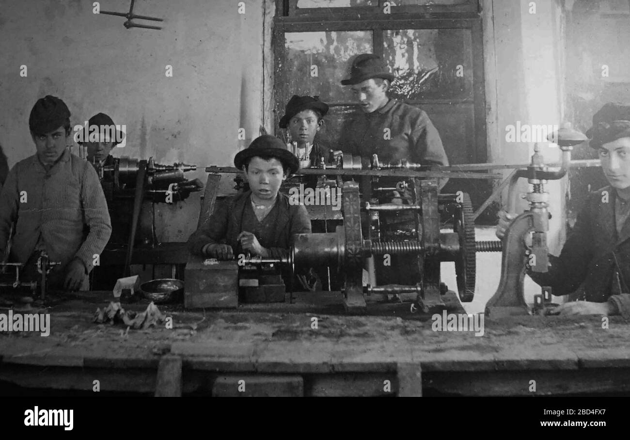 1940s laboratory hi-res stock photography and images - Alamy