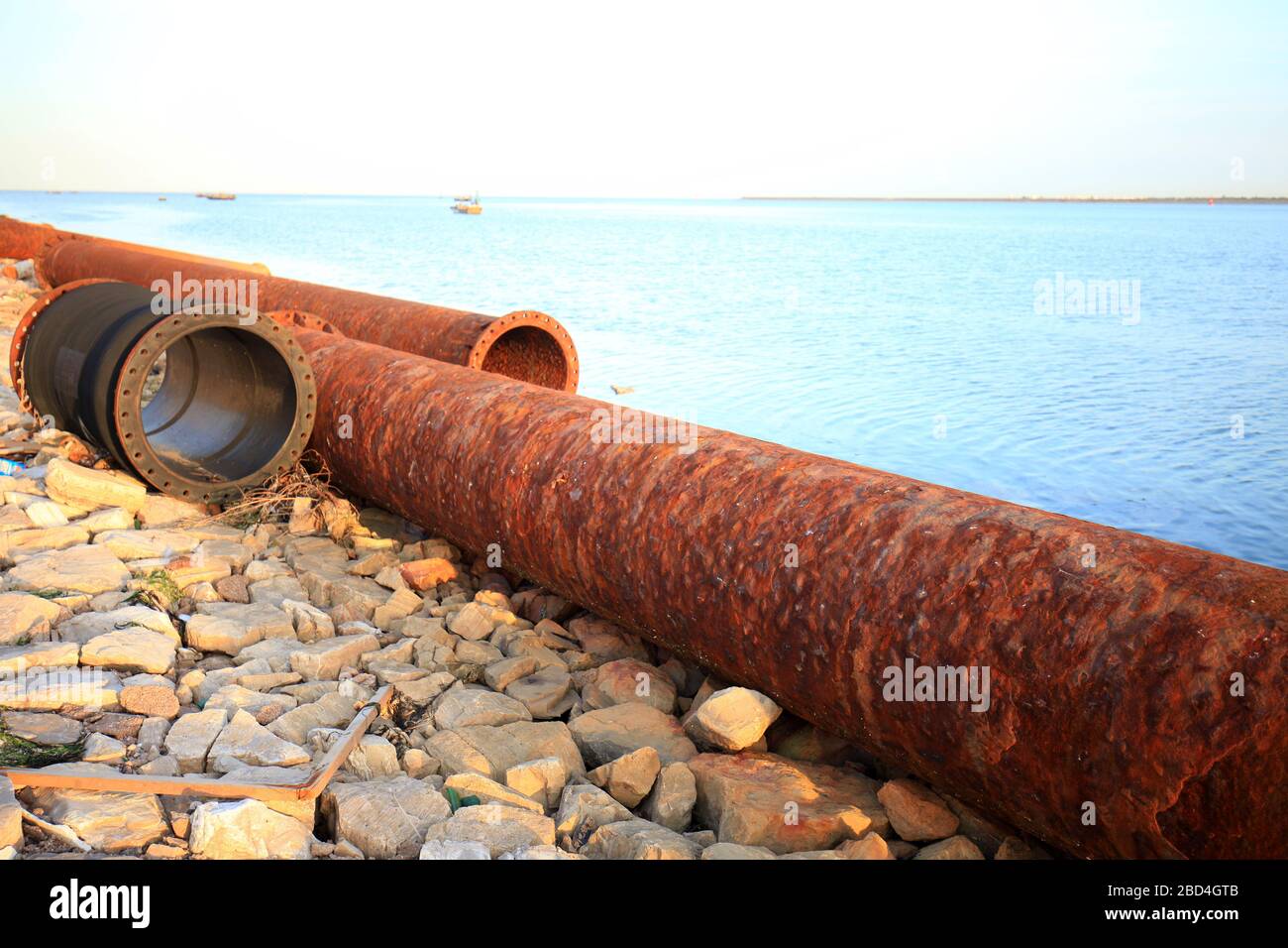 Structure duct old pipes piping hi-res stock photography and images - Alamy