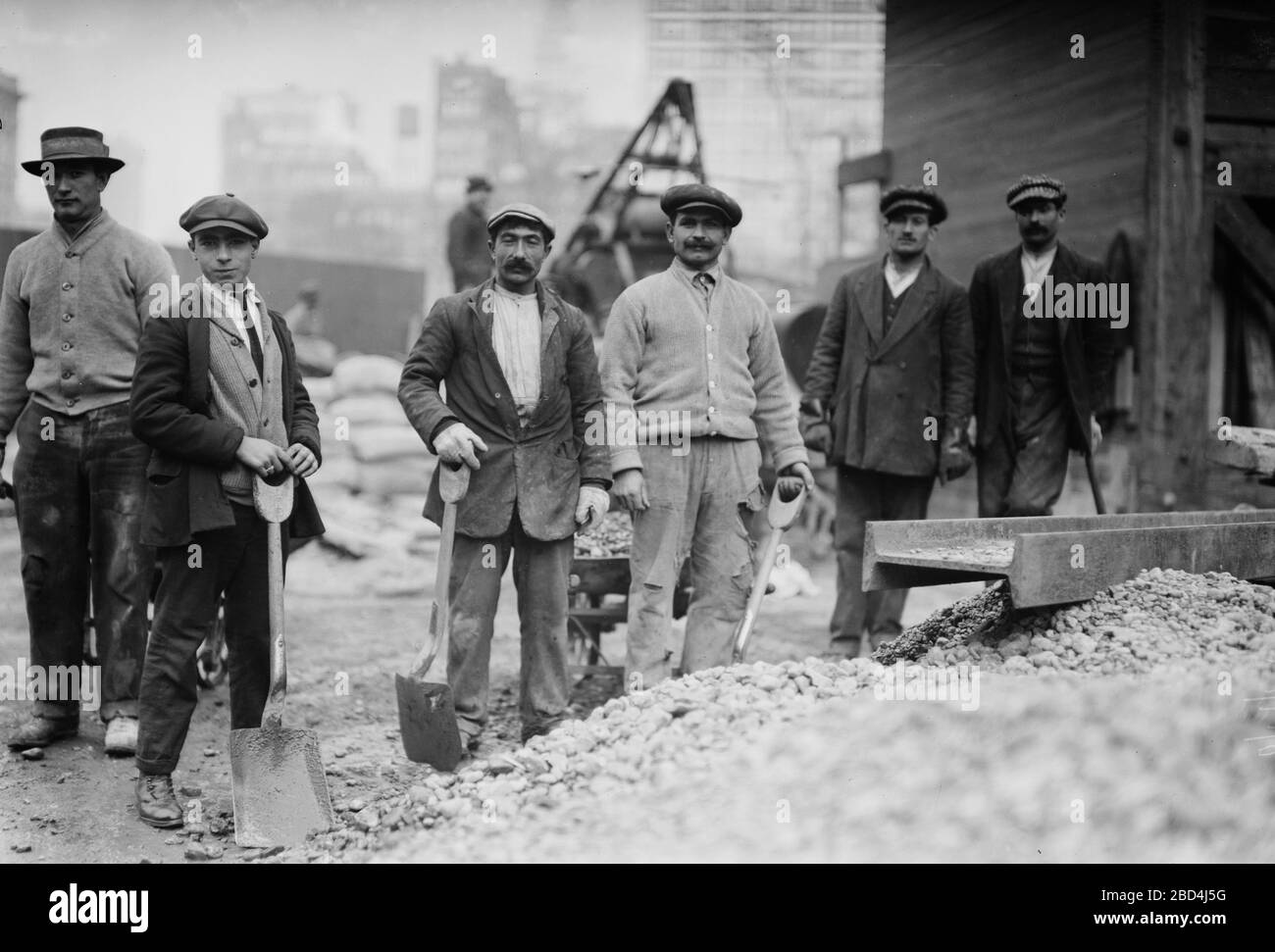 Immigrants working on subway construction ca. 1910-1915 Stock Photo - Alamy