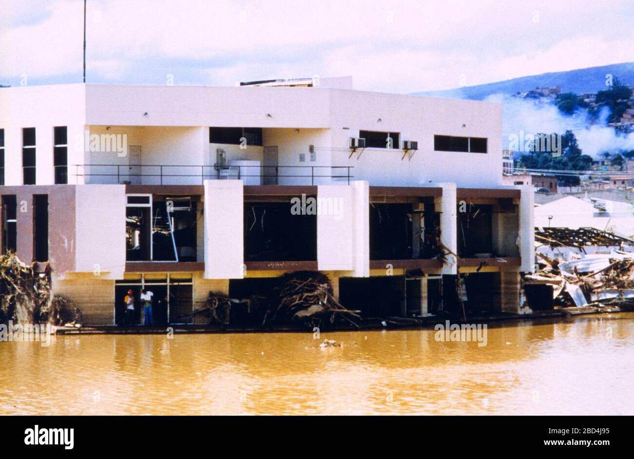 Flood damage along the Choluteca River caused by Hurricane Mitch ...