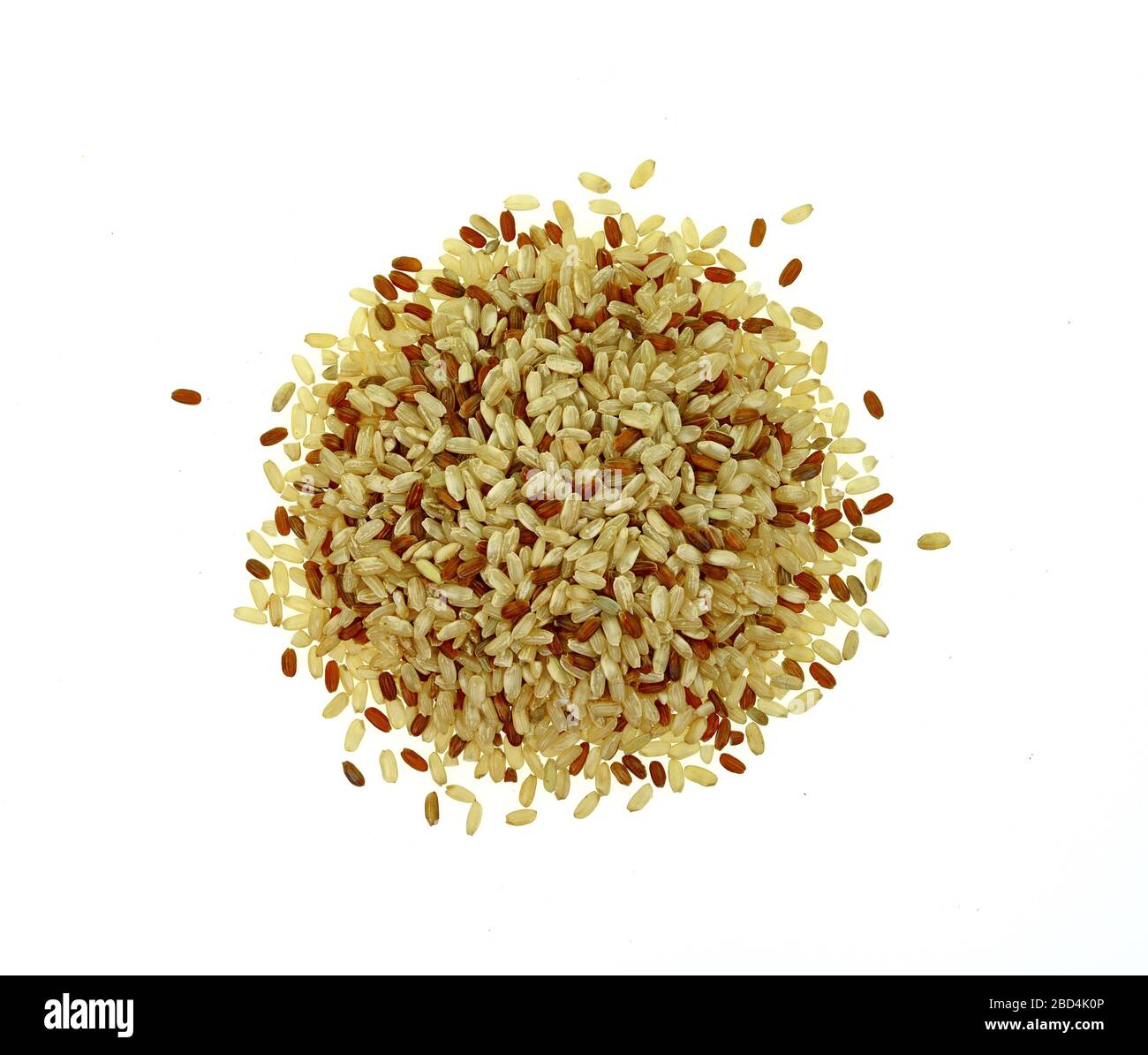 Integral, brown rice pile isolated on white Stock Photo - Alamy