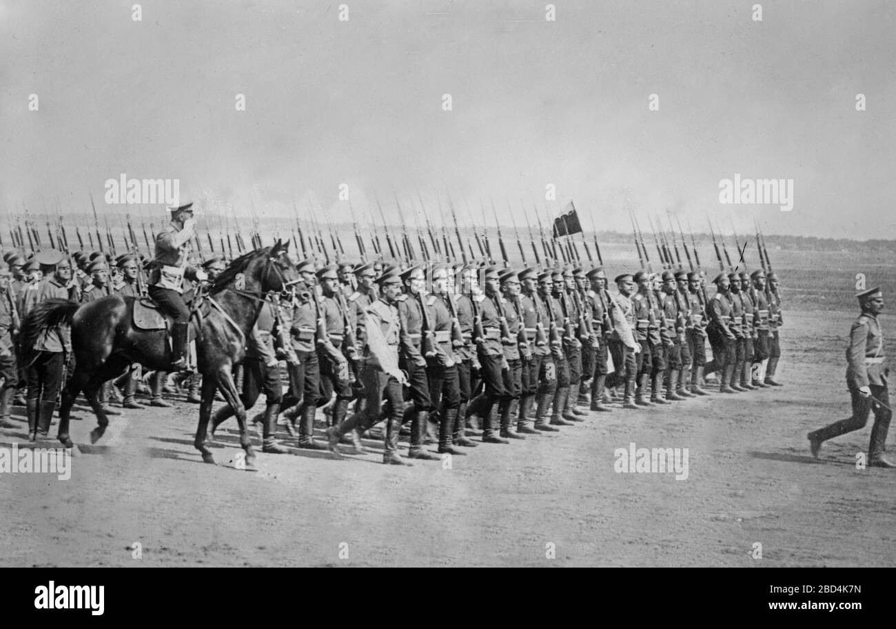 Russian infantry soldiers during World War I ca. 1914-1915 Stock Photo ...