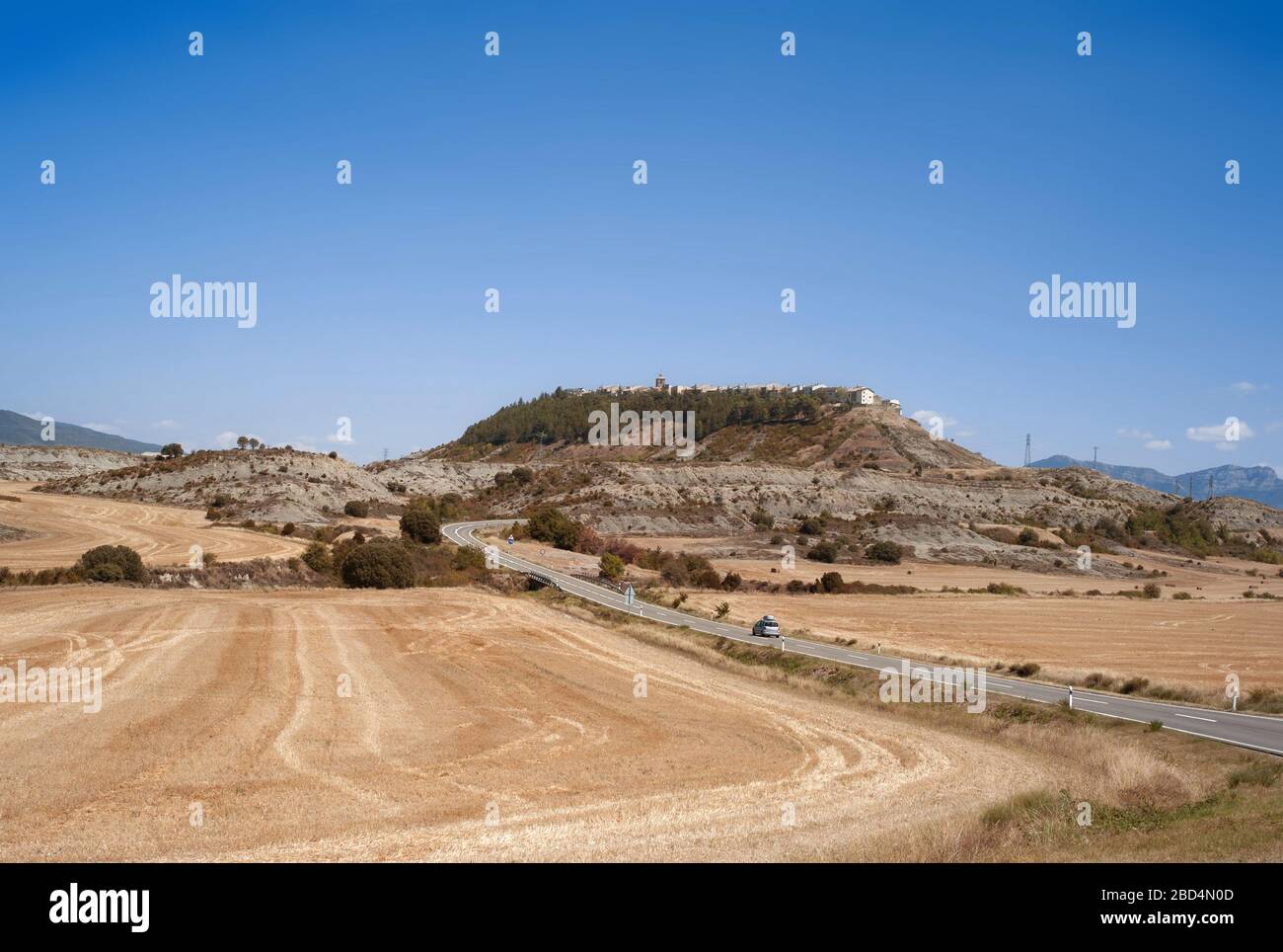 Canal de Berdún, Hill top town in Arargon, Northern Spain Stock Photo ...