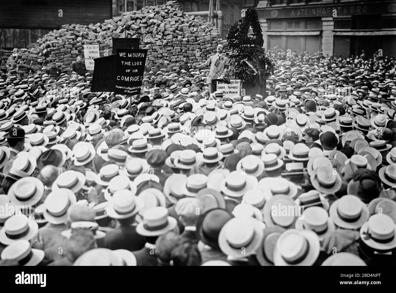 Anarchists anarchy hi-res stock photography and images - Alamy