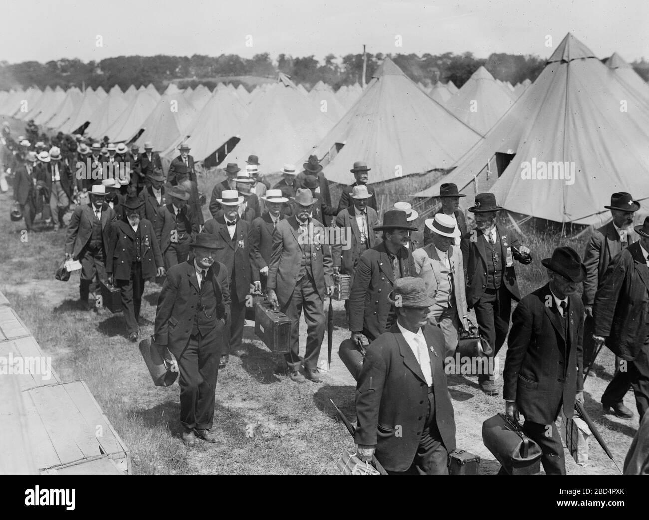 1913 gettysburg reunion hi-res stock photography and images - Alamy