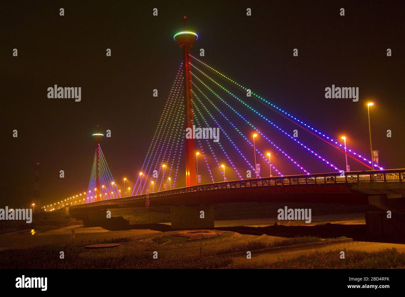 Xindong bridge hi-res stock photography and images - Alamy